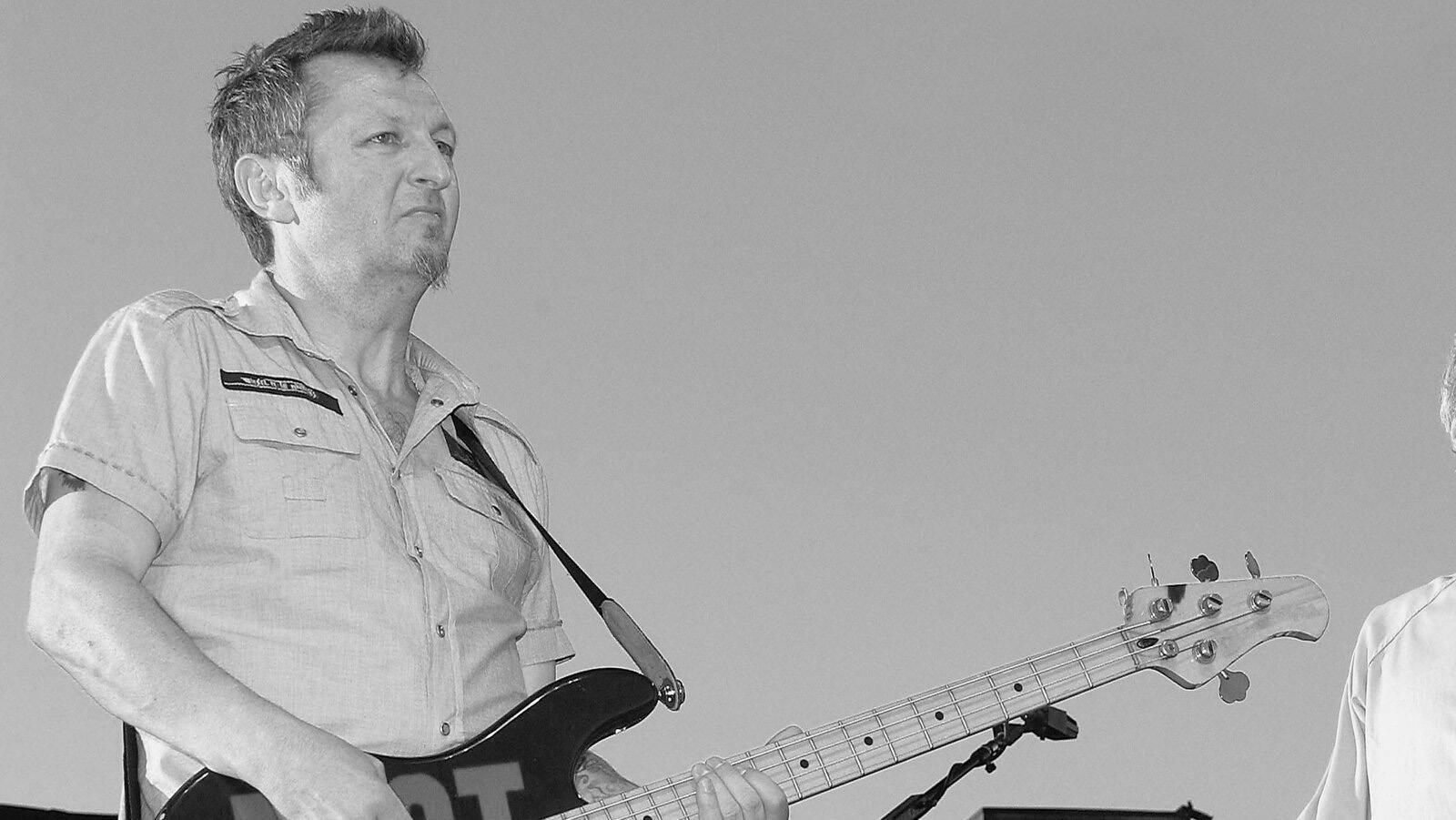 Dave Allen, Influential Bassist of Gang of Four, Dies at 69 - Insta of Bass